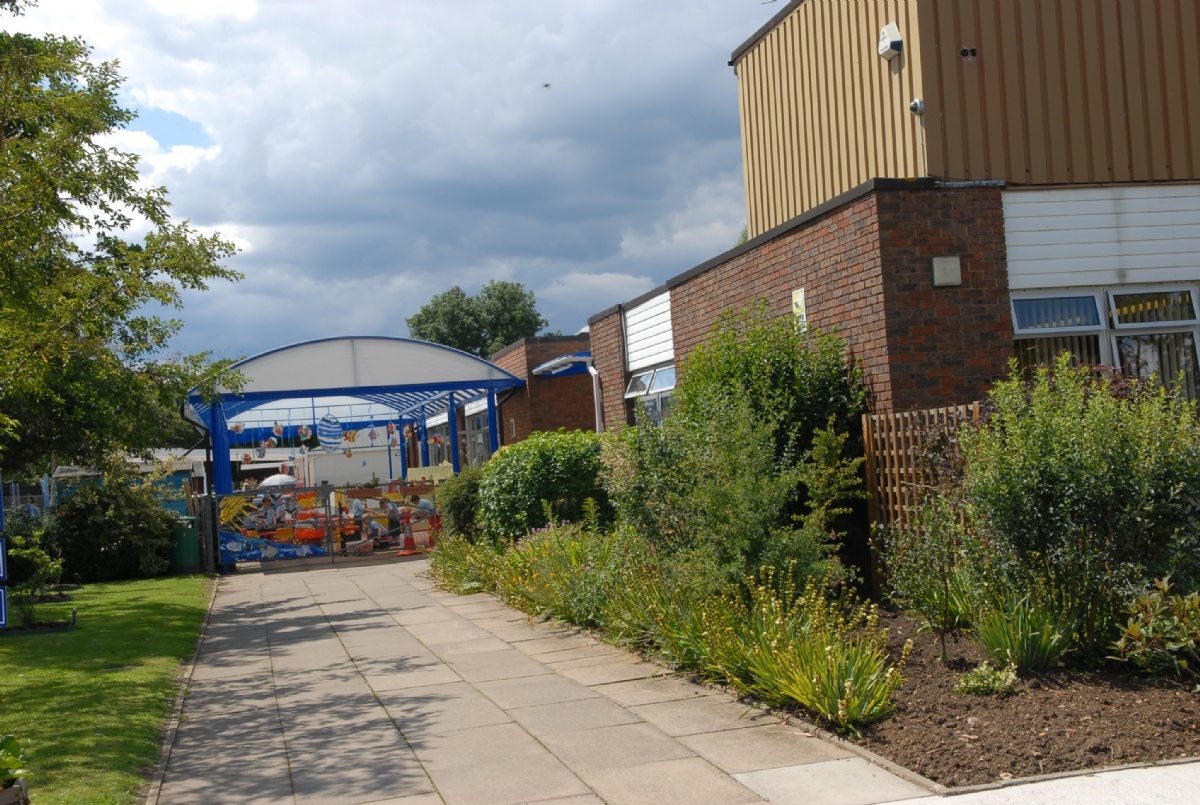Riverbridge Primary School - Welcome to our school