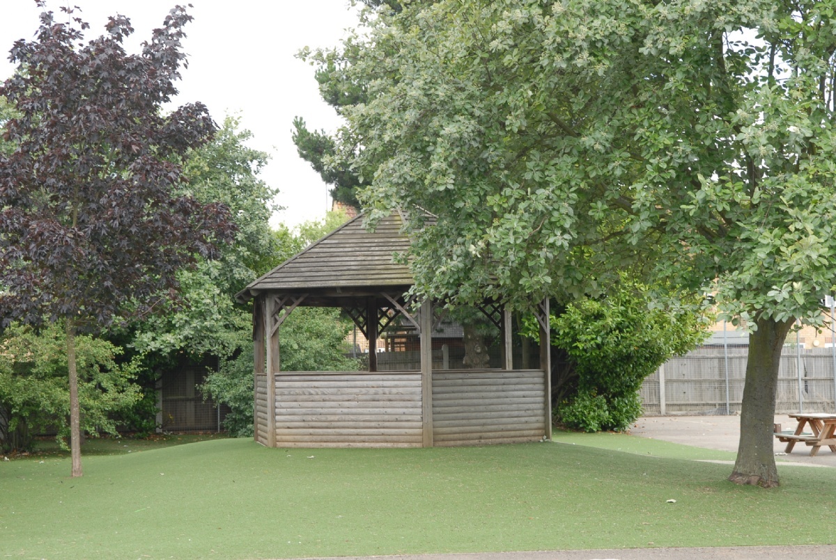 Riverbridge Primary School - Pavillions and outside classrooms